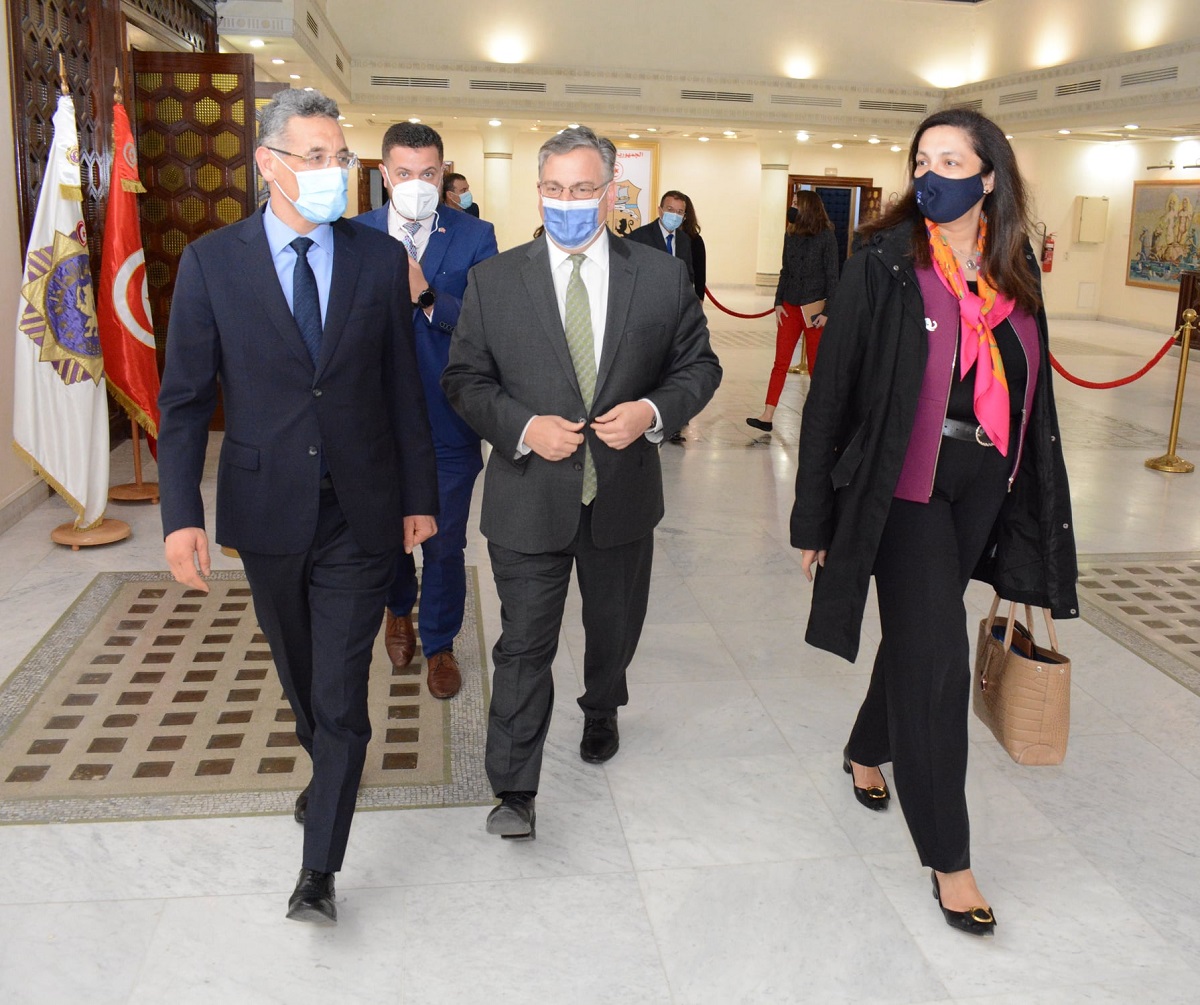 ماذا في لقاء وزير الداخلية بوكيلة وزارة الخارجية الأمريكية؟ - أفريكان مانجر